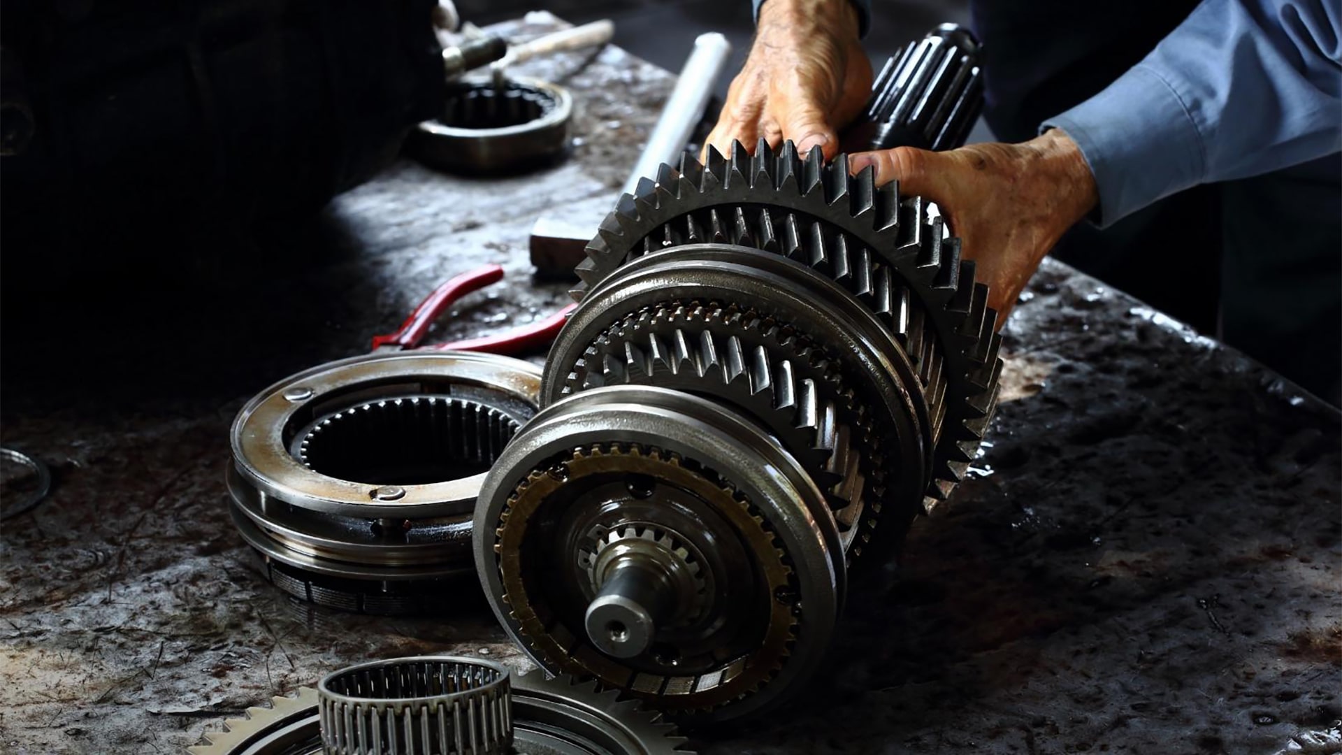 Overhaul of gearboxes on construction machinery | SIMAG Tunisia